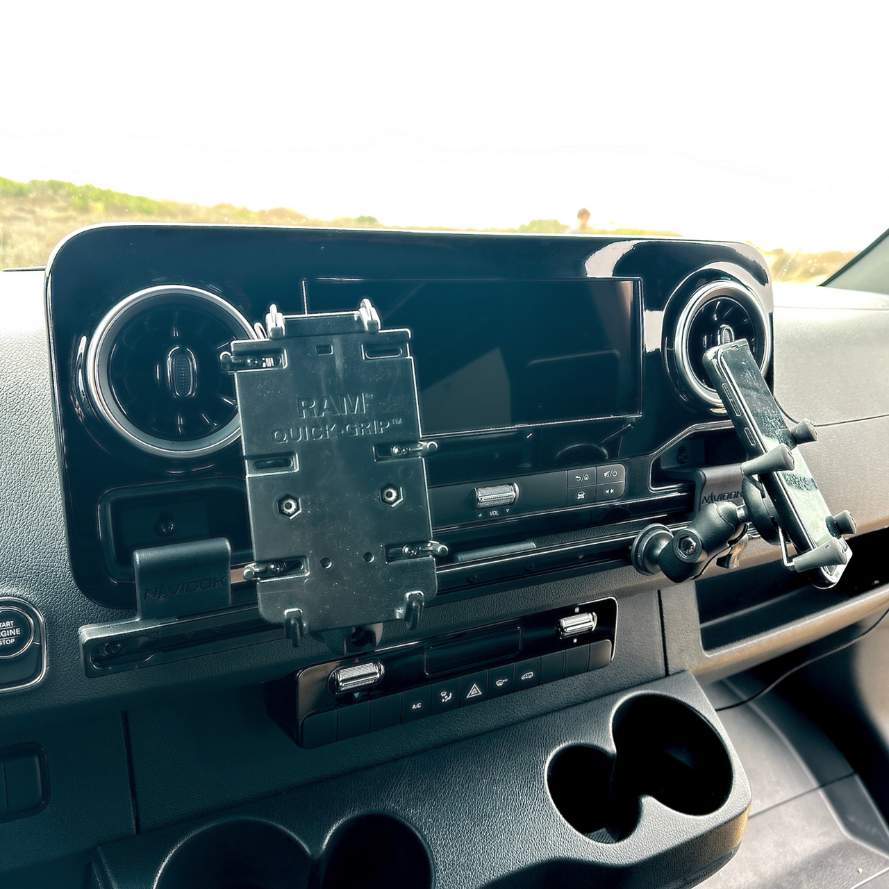 NAVIDOK Overlander Mercedes Sprinter Phone and Navigation Mount – TERRA X
